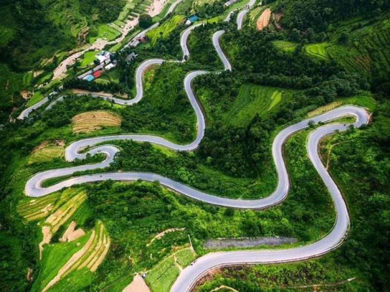 Tham Ma Slope: The Breathtaking Curves of Ha Giang, Vietnam