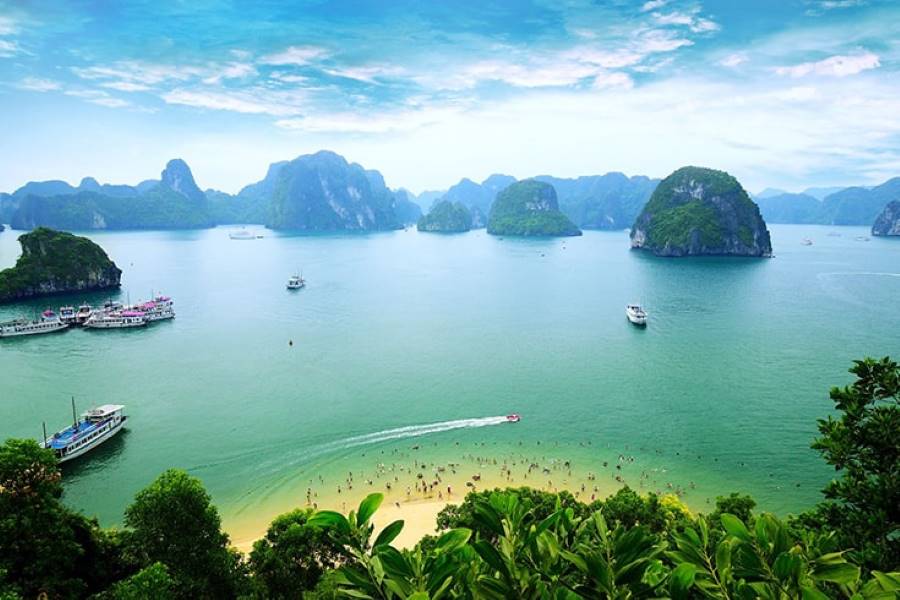 Halong Bay is Famous for the Following Points