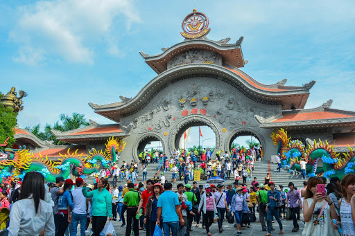 Suoi Tien Theme Park: Top Entertainment Spot in Ho Chi Minh